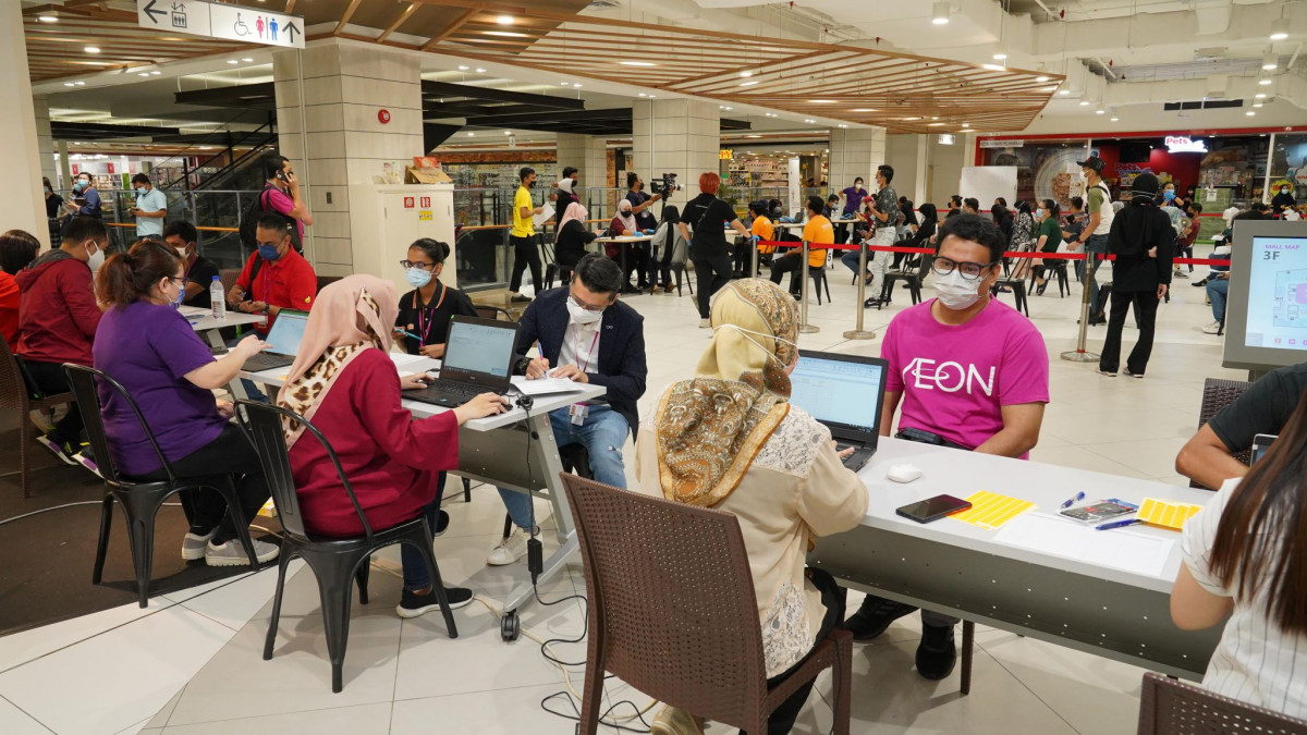 AEON Taman Maluri Shopping Centre ecosystem is a fully vaccinated ...